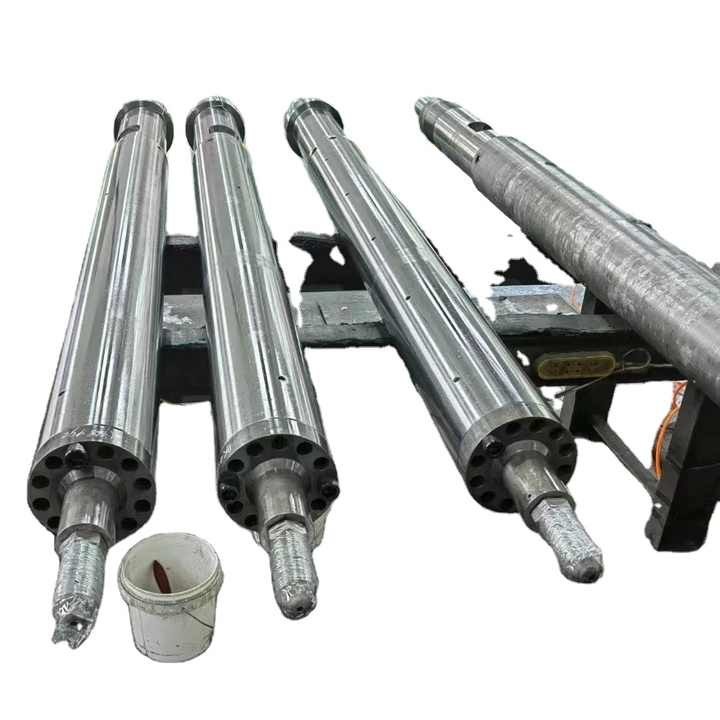 Customized Design Screw And Barrel For Injection Molding Machine With ...